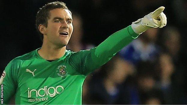 James Shea: Luton Town goalkeeper signs new contract - BBC Sport