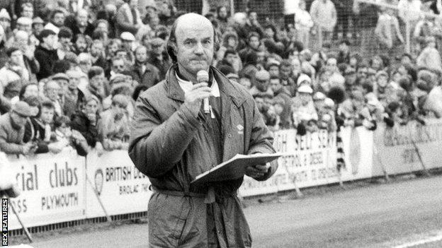 Dave Smith: Former Mansfield, Southend & Plymouth boss dies, aged 88 ...
