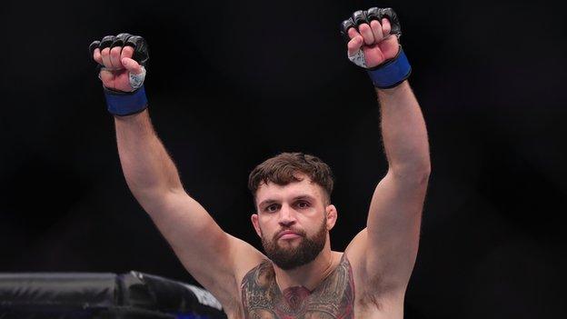 Jack Marshman and John Phillips in first all-Welsh UFC bout - BBC Sport