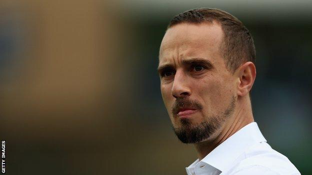 England women: Manager Mark Sampson faces selection headache - BBC Sport