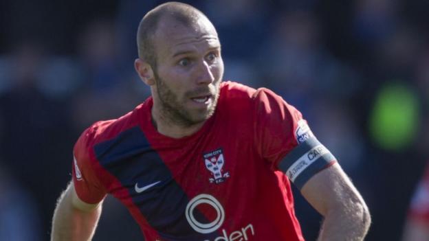 Russell Penn: Carlisle United sign York City midfielder - BBC Sport