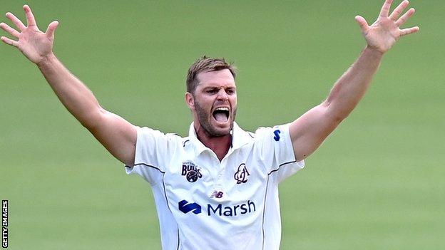 Mark Steketee: Essex sign Australian pace bowler - BBC Sport