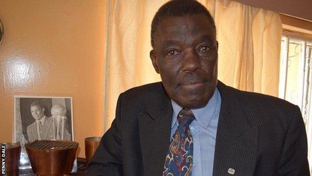 Tributes are paid to Zambia legend Dickson Makwaza - BBC Sport