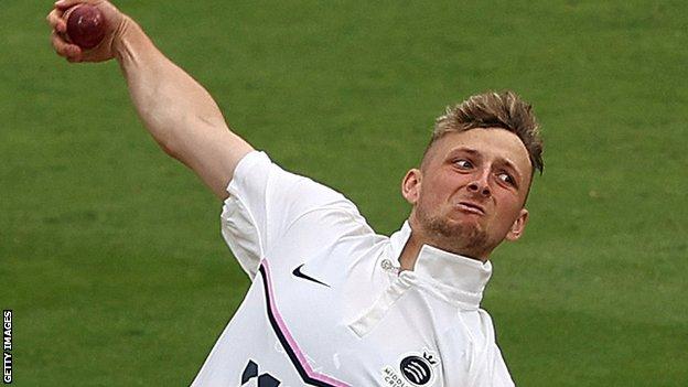 Luke Hollman: Middlesex all-rounder signs contract extension - BBC Sport