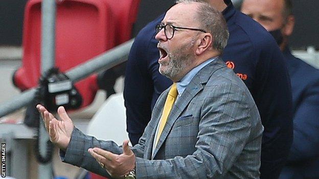 Torquay United: Gary Johnson promises changes after poor start - BBC Sport