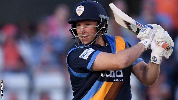 Gary Wilson: Derbyshire release wicketkeeper by mutual consent - BBC Sport
