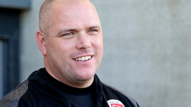 Jim Bentley: Morecambe manager signs new contract until 2020 - BBC Sport