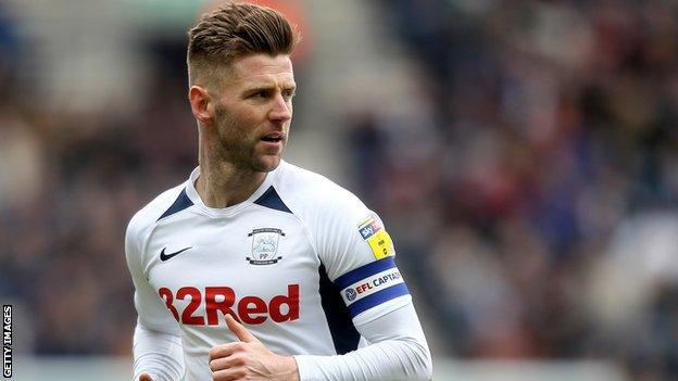 Paul Gallagher: Veteran midfielder signs new Preston North End deal ...