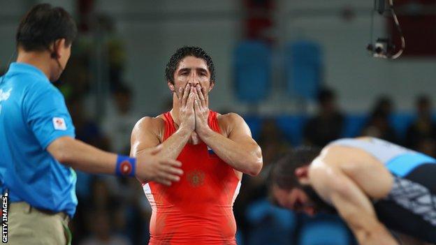 Rio Olympics 2016: Abdulrashid Sadulaev wins -86kg freestyle gold - BBC ...