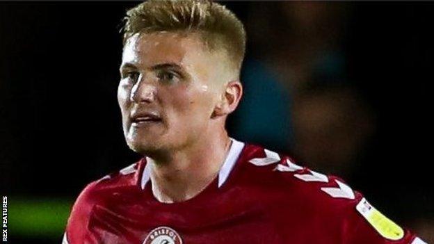 Taylor Moore: Shrewsbury Town sign Bristol City defender on season-long ...