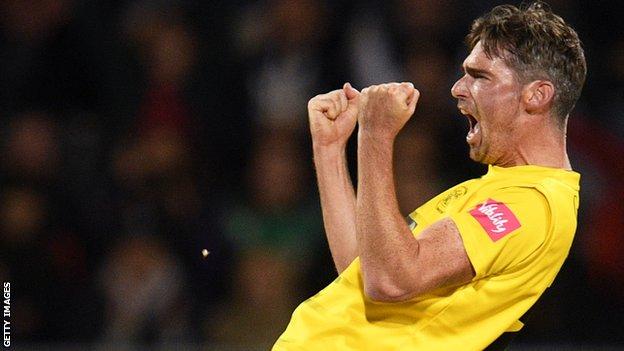 Gloucestershire seam bowler Chris Liddle agrees one-year contract ...