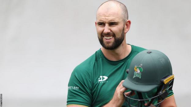 Tom Bruce: Lancashire sign New Zealand batter for 2024 season - BBC Sport