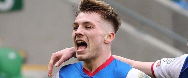 Irish Premiership: Linfield beat Portadown to return to top of table ...