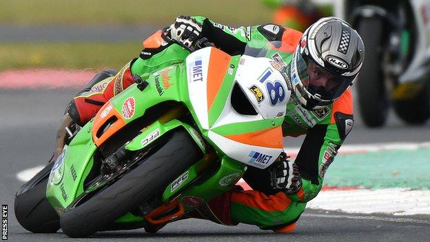 Andrew Irwin ruled out of World Supersport opener with broken hand - BBC Sport