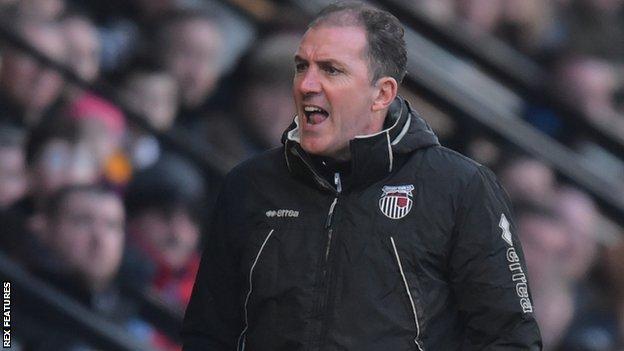 Paul Wilkinson: Grimsby Town assistant manager leaves club - BBC Sport