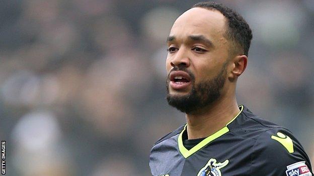 Byron Moore: Bury sign ex-Bristol Rovers midfielder - BBC Sport