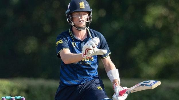 Ethan Brookes: Warwickshire all-rounder joins Pears on two-year ...