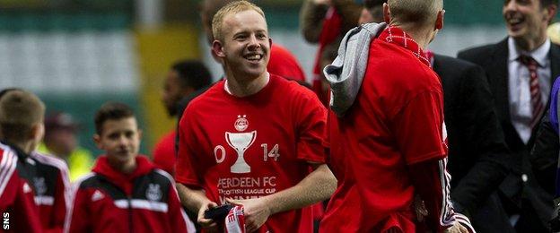 Nicky Low: Dundee signing eager for regular games and cup win - BBC Sport