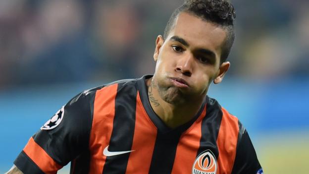 Alex Teixeira: Shakhtar midfielder in 50m euro move to China - BBC Sport