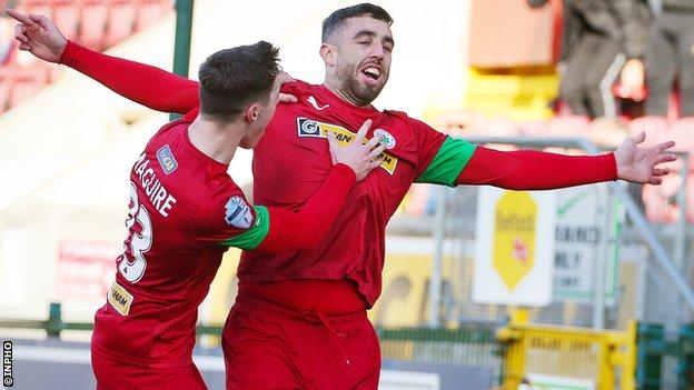 Joe Gormley: Cliftonville forward breaks elbow in training - BBC Sport