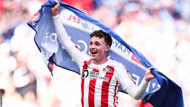 Nathan Broadhead: Ipswich Town sign Everton forward for undisclosed fee ...