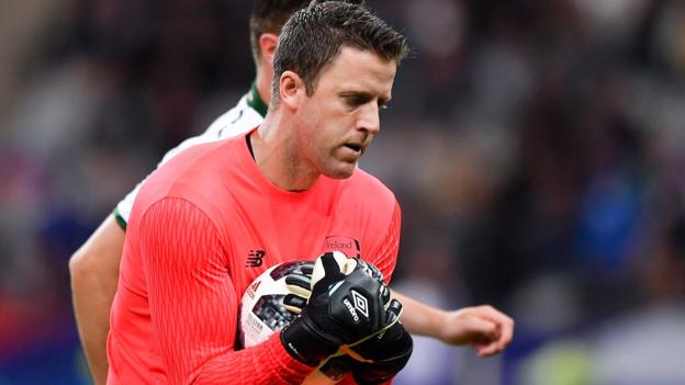 Hearts: Colin Doyle 'happy to be tested' in number one fight - BBC Sport