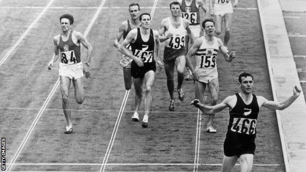 New Zealand three-time Olympic champion Peter Snell dies - BBC Sport
