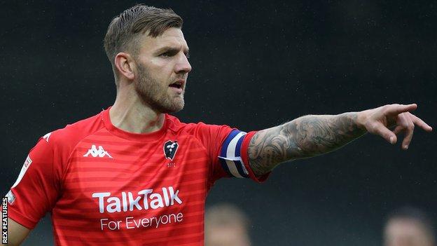 Ash Eastham: Salford City captain signs new one-year contract - BBC Sport