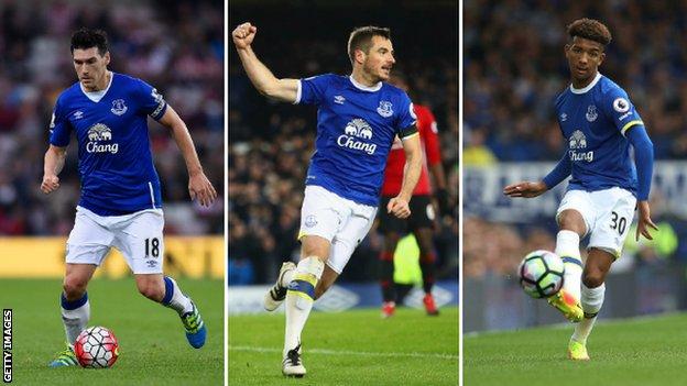 Everton: Gareth Barry, Leighton Baines and Mason Holgate sign new deals ...