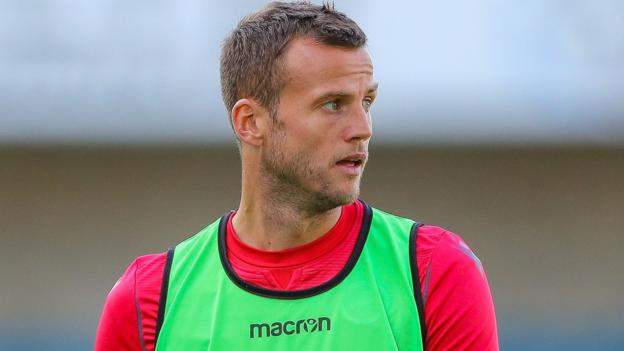 Luke Steele: Millwall re-sign Nottingham Forest goalkeeper on loan ...