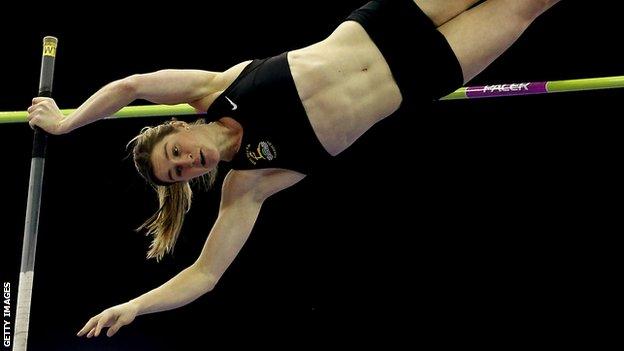 Athletics: Sally Peake sets new Welsh indoor record - BBC Sport