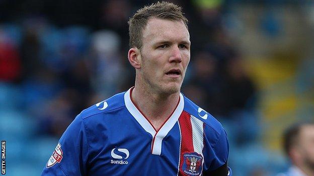 Mark Ellis: Leyton Orient sign Carlisle United defender on loan - BBC Sport