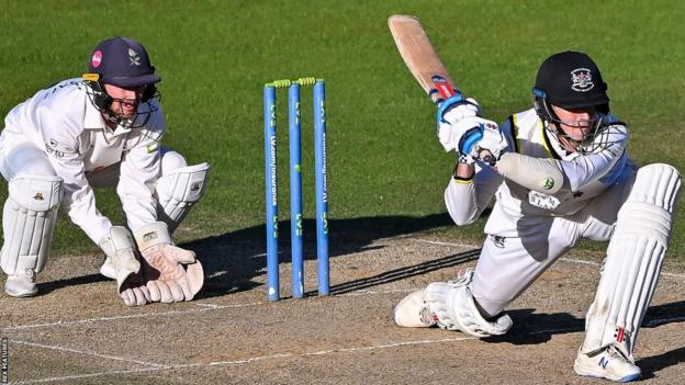 County Championship: Oliver and Tom Price continue Gloucestershire ...