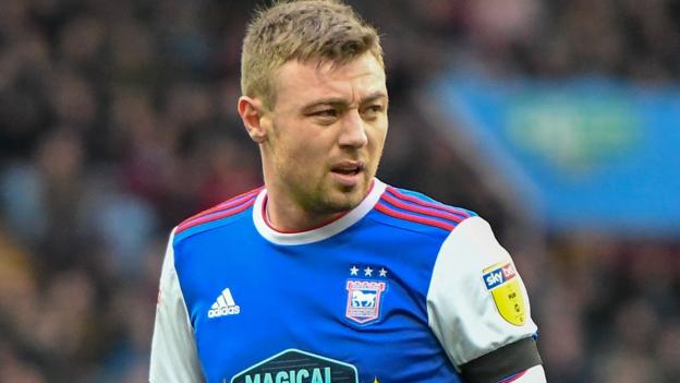 Freddie Sears: Ipswich Town striker agrees new two-year contract - BBC ...