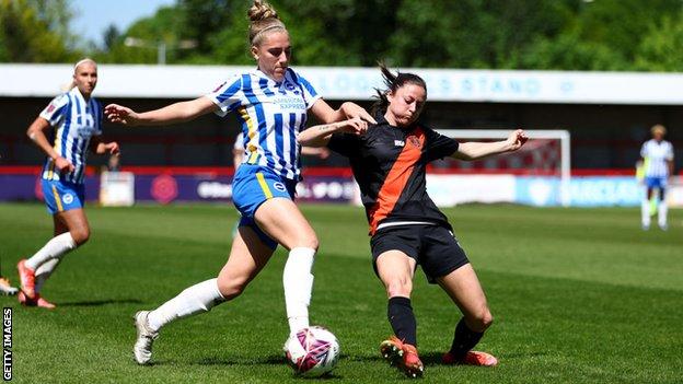 Everton: Captain Danielle Turner to depart club after 15 years - BBC Sport