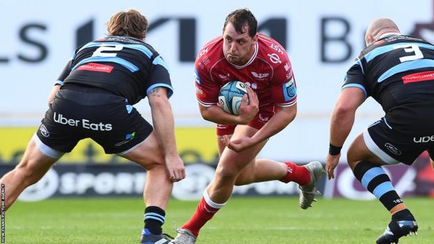 Ryan Elias: Wales hooker hits 150 not out for Scarlets - BBC Sport