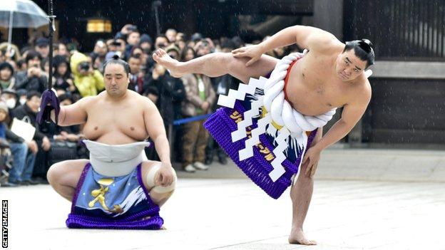 Sumo wrestlers banned from growing 'indecent' beards - BBC Sport