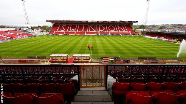 Ricky Aguiar: Swindon Town sign midfielder from non-league side ...