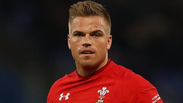 Six Nations 2019: Anscombe edges out Biggar to face England - BBC Sport