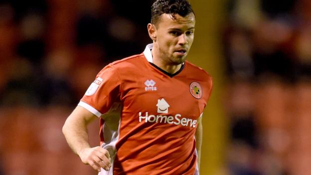 Zeli Ismail: Walsall re-sign former Wolves winger from Bury - BBC Sport
