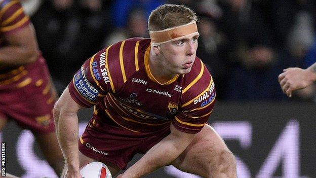 Adam O'Brien: Huddersfield hooker signs new contract through to 2022 ...