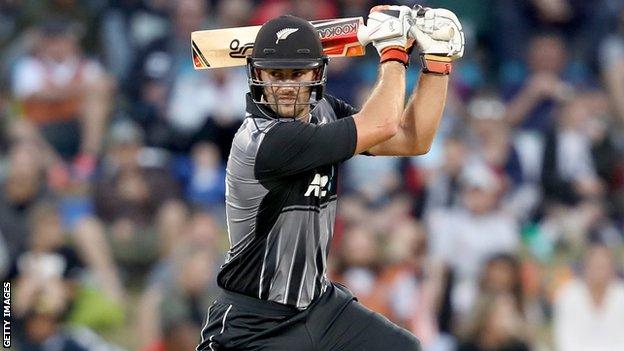 Tom Bruce: Sussex sign New Zealand batsman for T20 Blast - BBC Sport