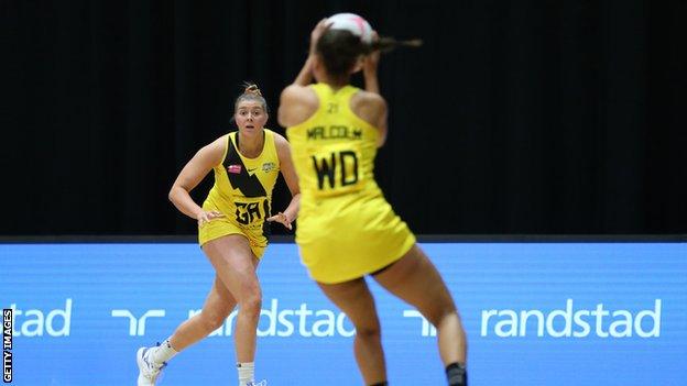 Netball Superleague: Thunder beat Mavericks & Wasps in round five - BBC ...