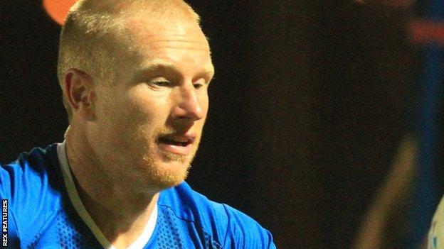David Perkins: Tranmere Rovers sign Rochdale midfielder - BBC Sport