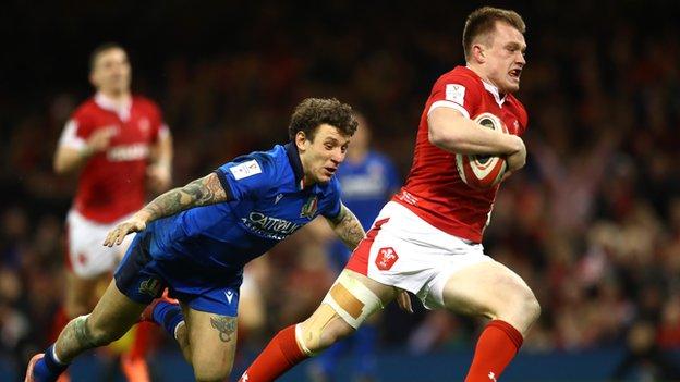 Nick Tompkins: Wales centre joins Dragons on season loan from Saracens ...