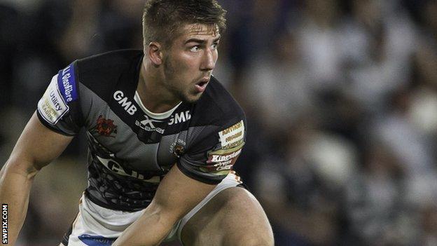 Greg Minikin: Castleford Tigers centre signs two-year contract ...