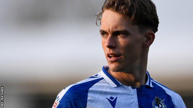 Luke McCormick: AFC Wimbledon sign Chelsea midfielder - BBC Sport