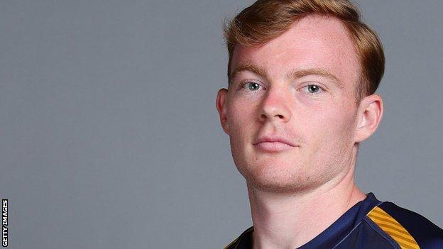 Gareth Simpson: Worcester Warriors' versatile back signs two-year deal ...