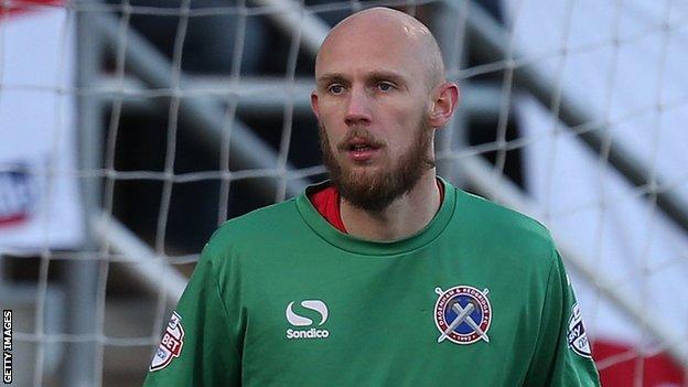 Mark Cousins: Barnet sign former Dagenham and Redbridge keeper - BBC Sport