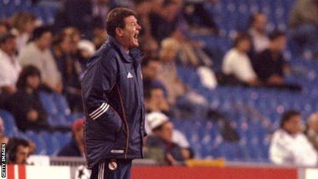 John Toshack appointed Tractor Sazi manager in three-year deal - BBC Sport